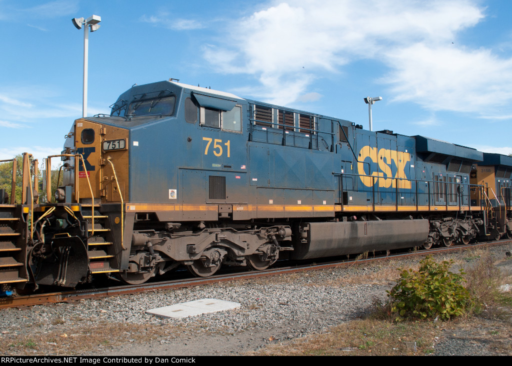 CSX 751